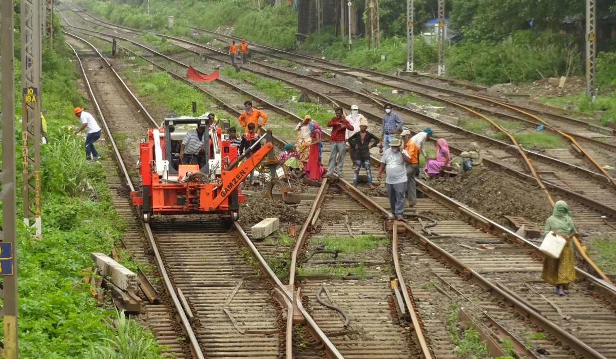 Railway Track Maintenance Machine Manufacturer in India